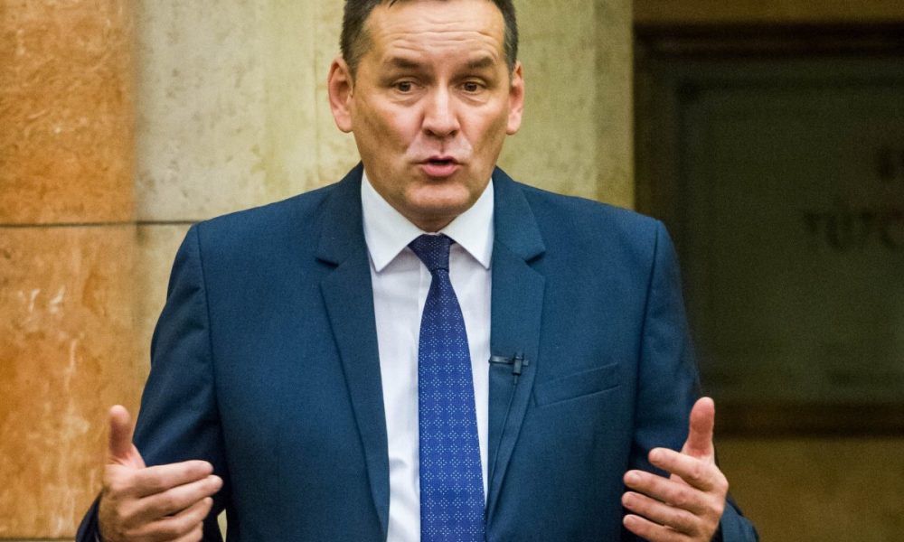 Volner János: A Volner Párt senkit nem kér meg arra, hogy ...